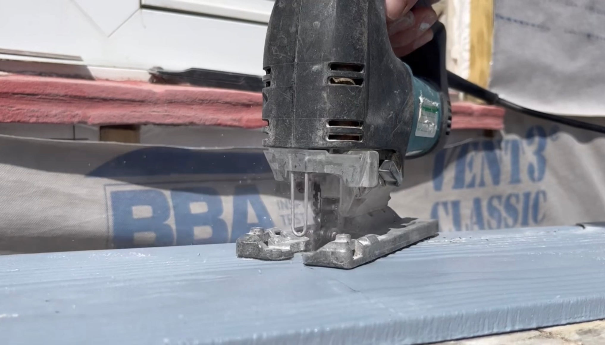 How to cut cement weatherboard around tricky pipes — Sitebuddyz